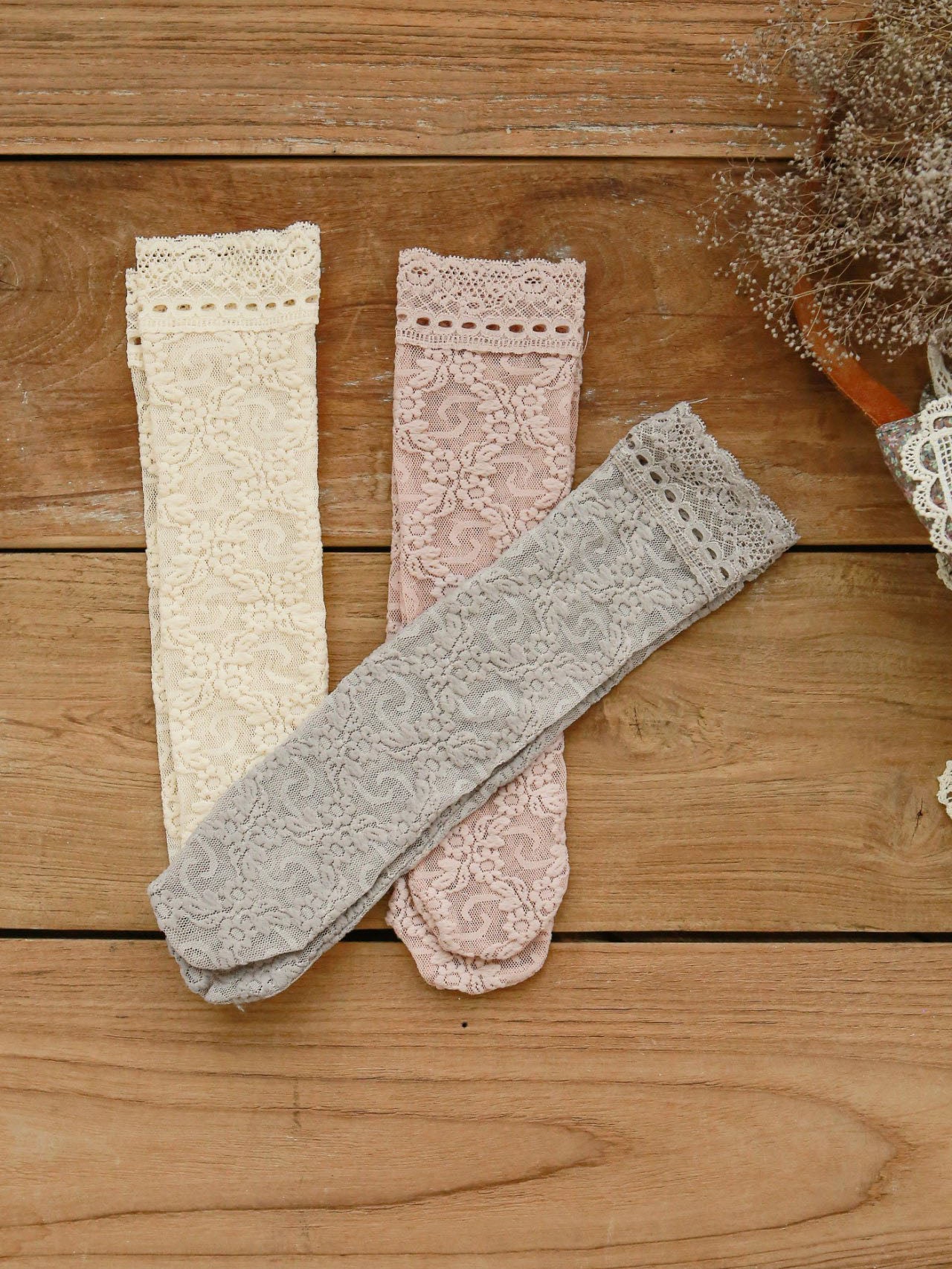 Pia Lace Knee Socks _3 Colours – PIPIROO